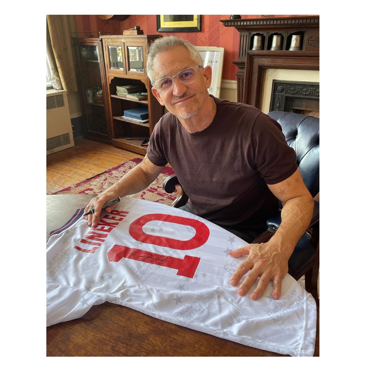 Signed Gary Lineker Memorabilia | Exclusive Memorabilia